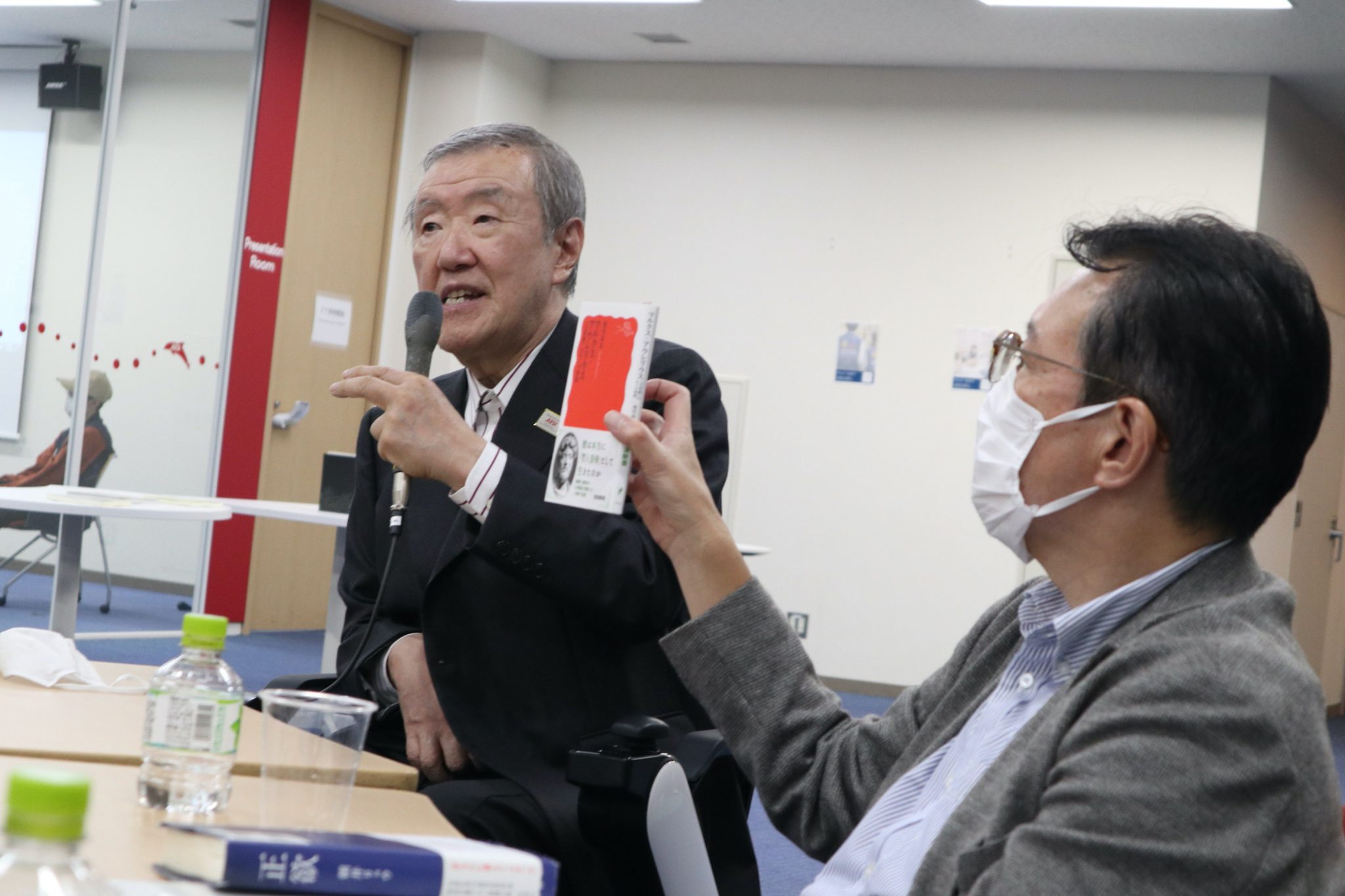 APU活動記② HONZ定番企画「2022年印象に残った本は何？」 - HONZ