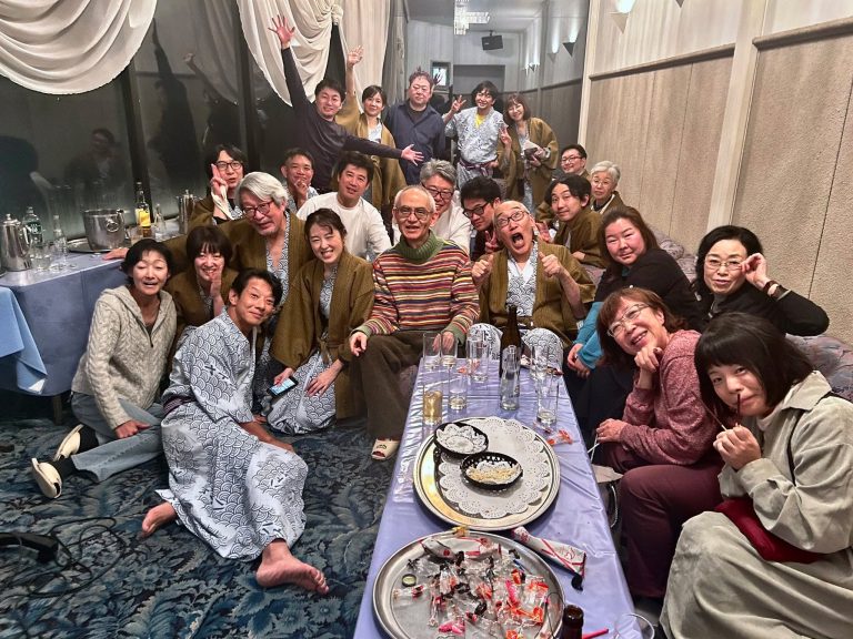 HONZ卒業旅行&忘年会 in 伊豆・番外編「今、読んでいる本」 - HONZ